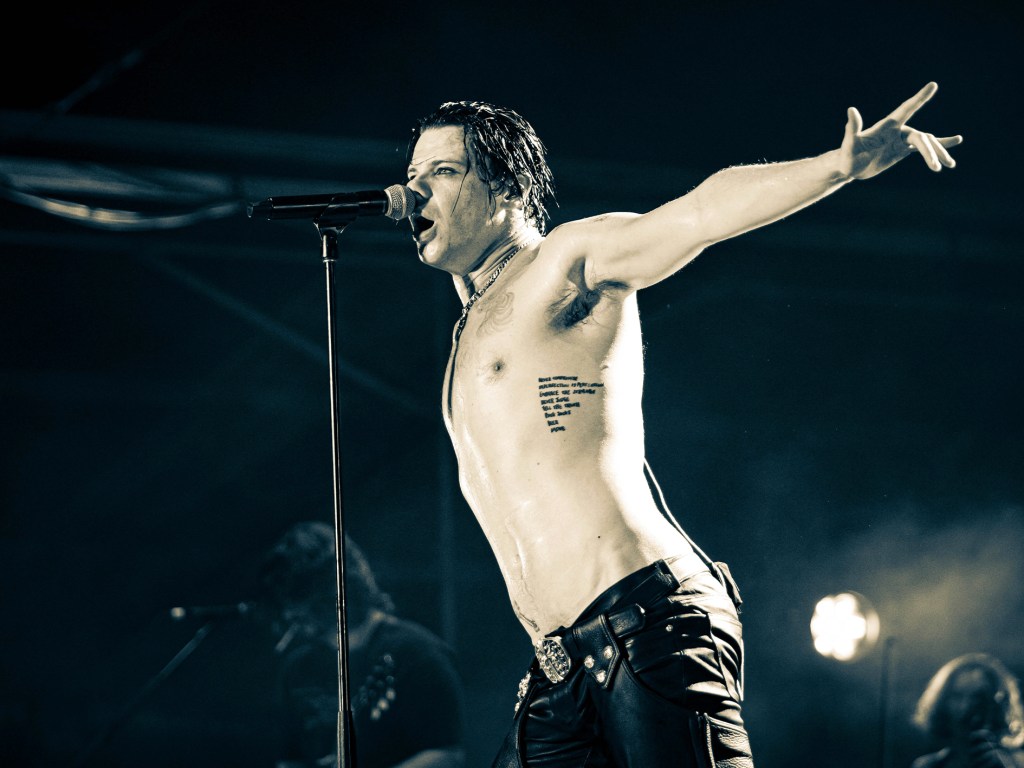 If the heat didn’t melt us, the energy bloody well did – “YUNGBLUD ...