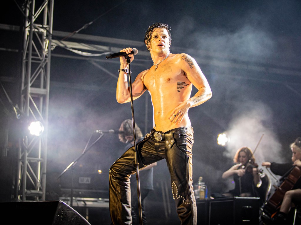 If the heat didn’t melt us, the energy bloody well did – “YUNGBLUD ...